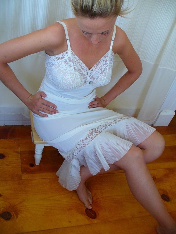 Vintage White Vanity Fair Slip Full Body By Vintageriches On Etsy