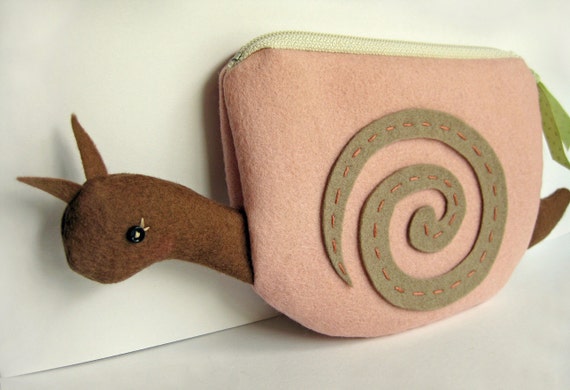Little Snail Pouch in pink by blueberrybandit on Etsy