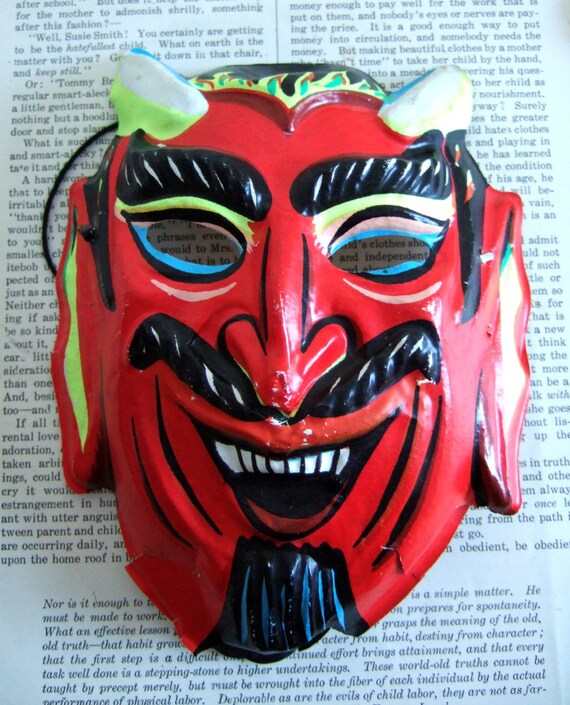 VINTAGE Plastic DEVIL Halloween MASK