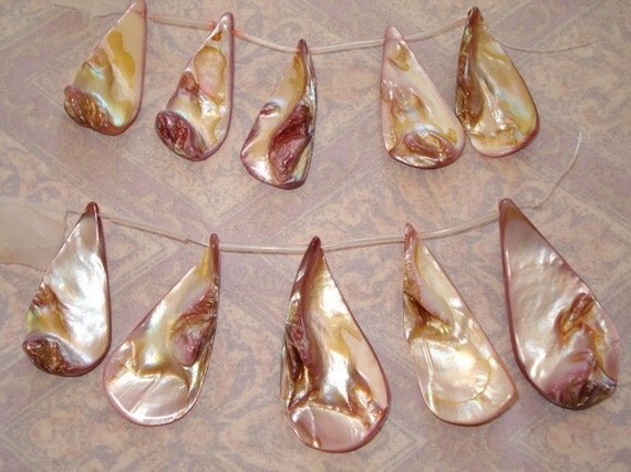 SALE 10 SPECIAL PINK MUSSEL SHELL PENDANTS