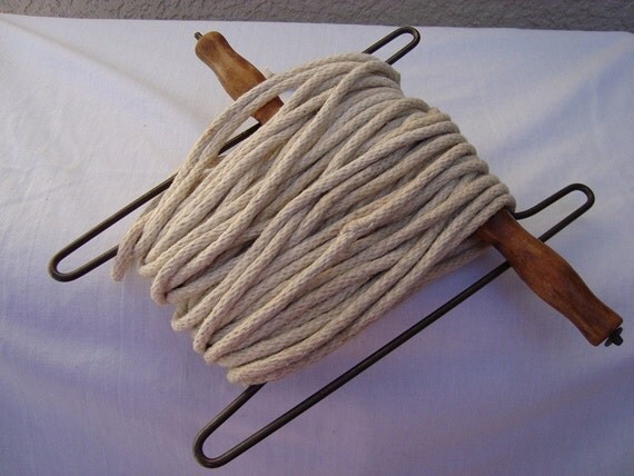 Vintage Wood Metal Laundry Day Clothesline Hand Winder Reel w