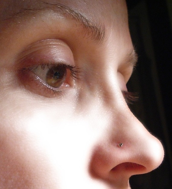 Streling silver heart shape nose stud ....