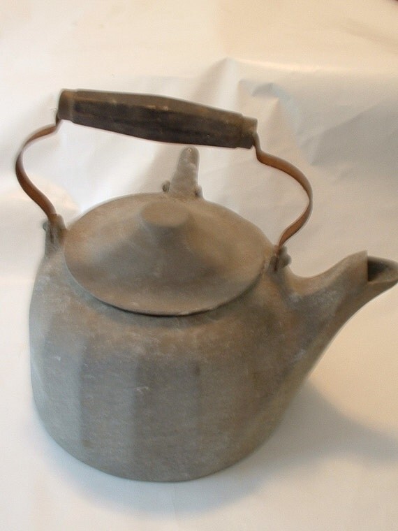 Vintage Wagner Colonial Kettle Teapot Tea Pot RESERVED for