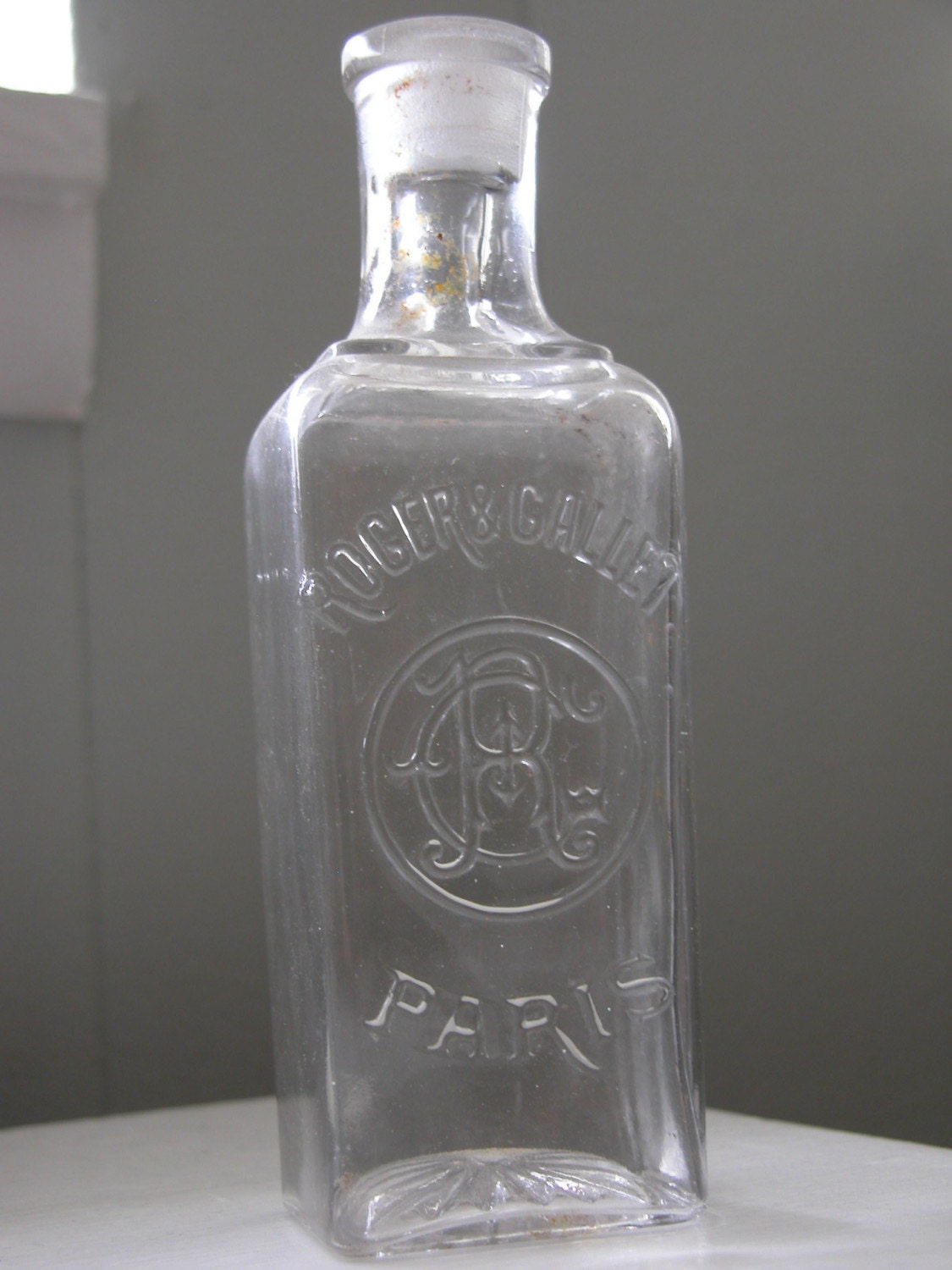 Vintage Roger and Gallet Paris bottle