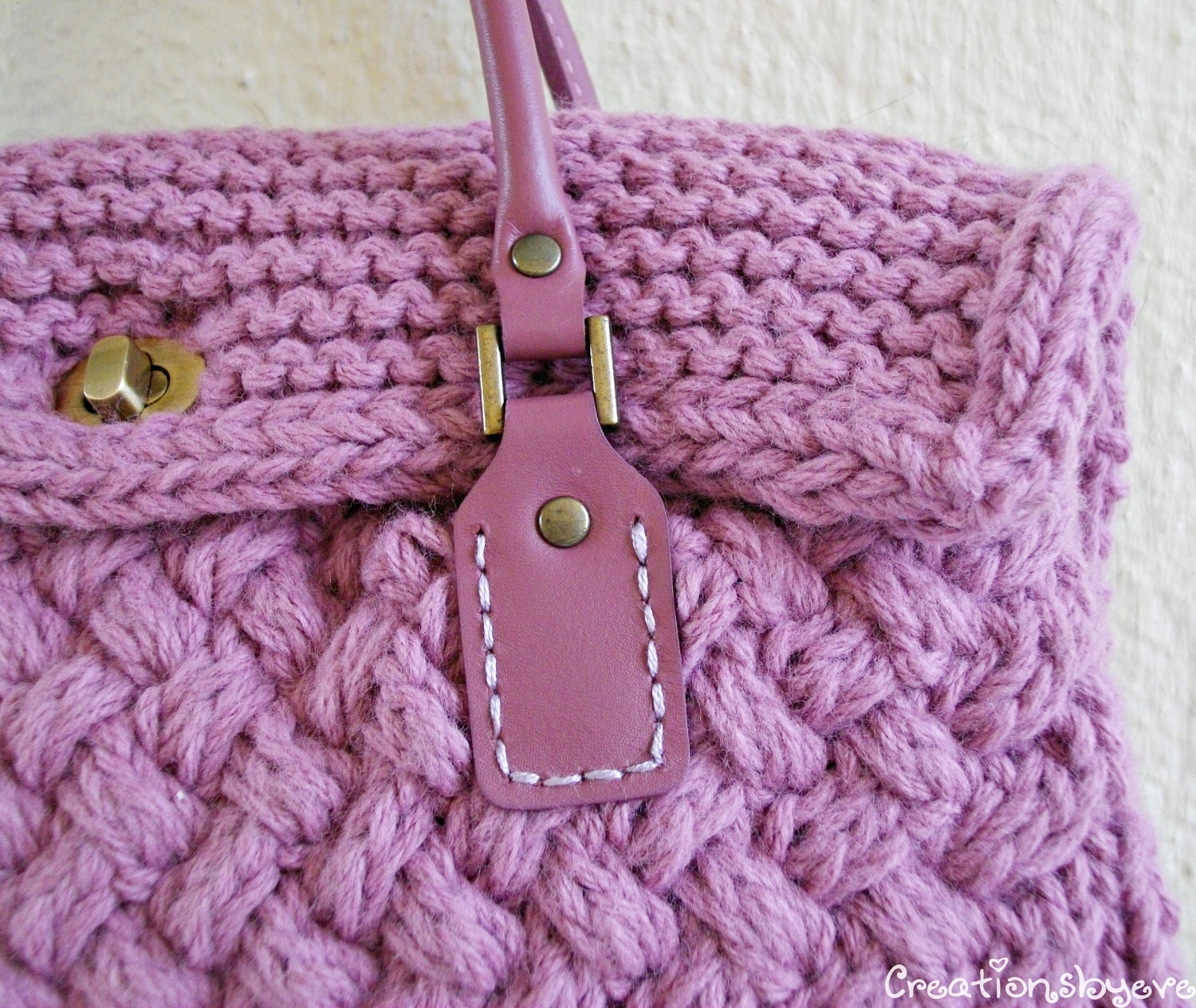 Stylish small textured hand-knit bag PDF pattern