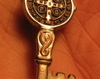 Sentia Mvniamvr Medal of St. Benedict Pendant Charm