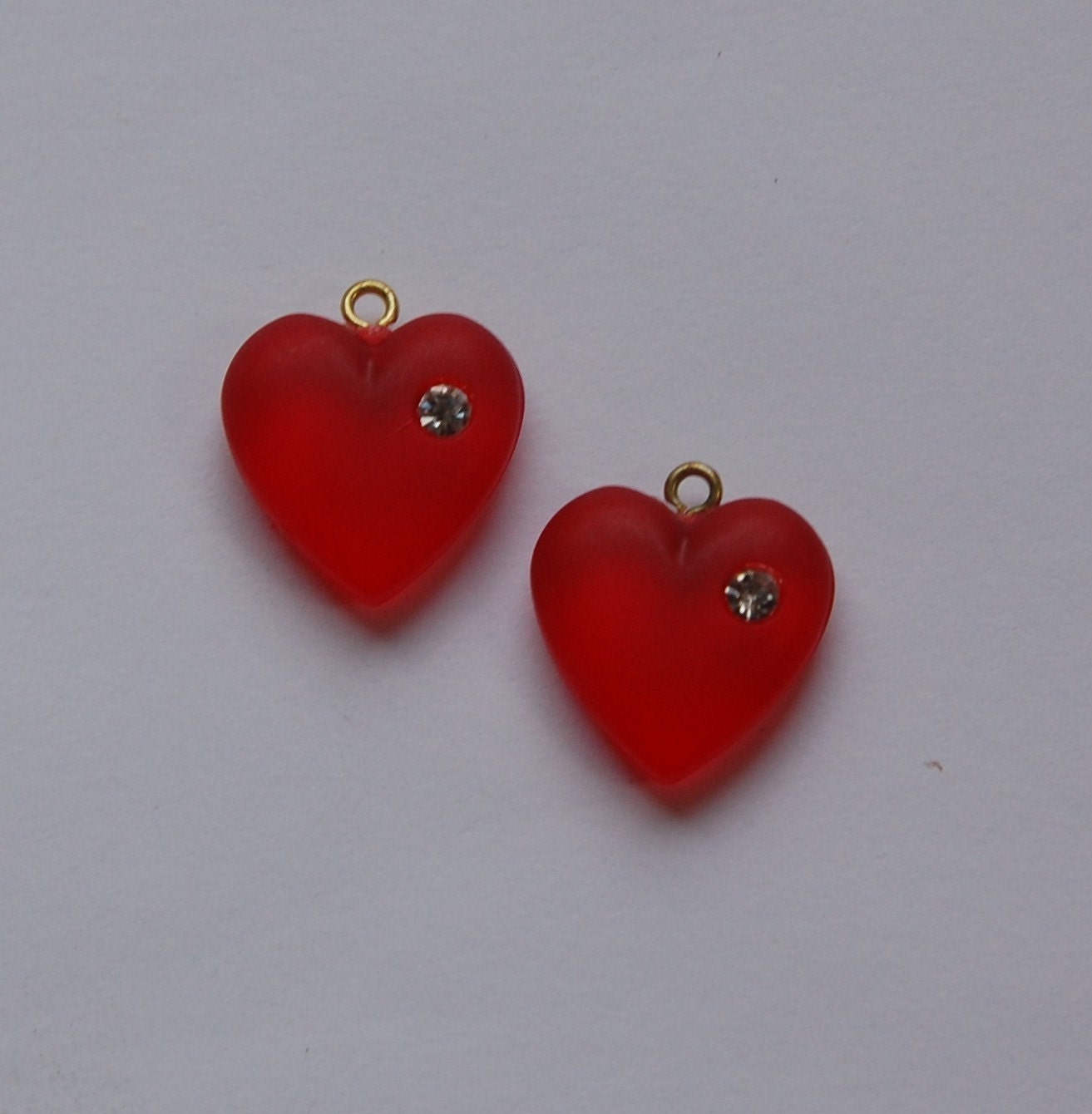 Vintage Matte Red Heart Charm with Rhinestone chr104E – Haute Juice