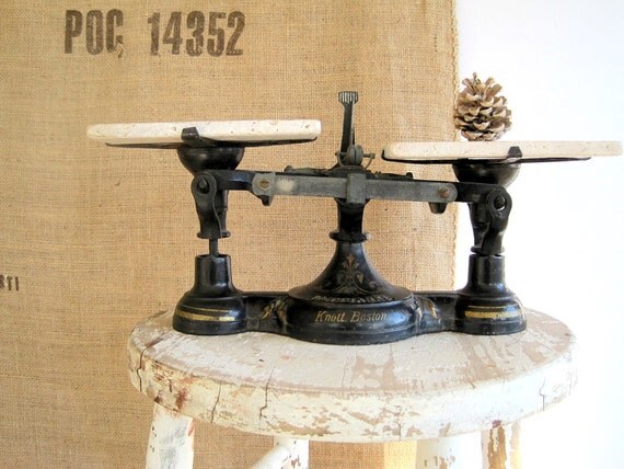 Antique Cast Iron Balance Scales Apothecary / Fairbanks