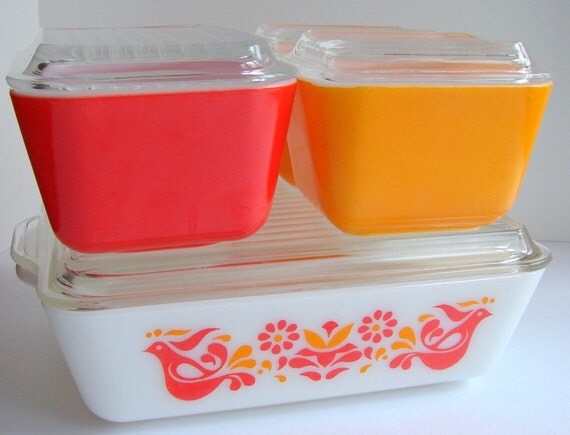 Vintage Pyrex Friendship Refrigerator Dish Set