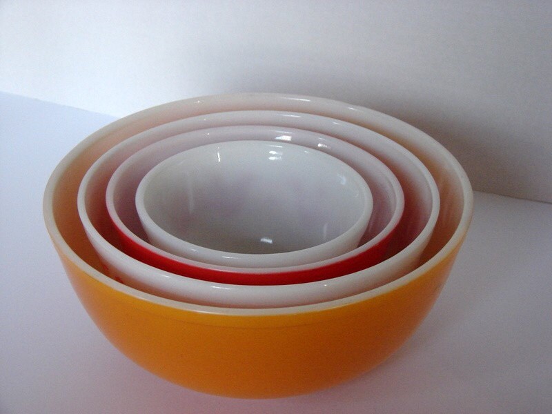 Vintage Pyrex Friendship Mixing Bowls
