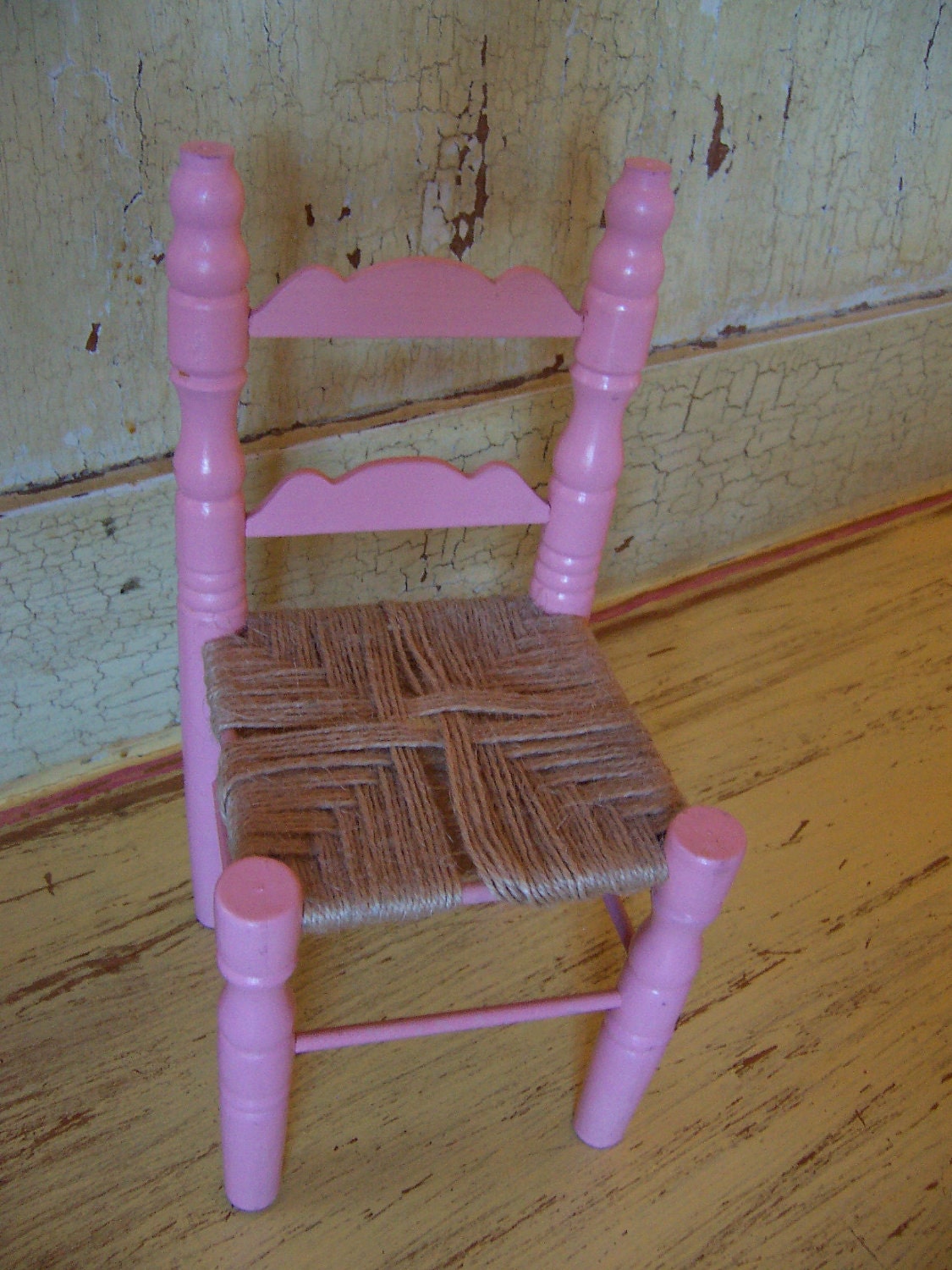 little pink toy chair – Haute Juice