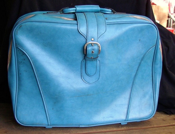 VINTAGE TURQUOISE SUITCASE buckles and zippers and vinyl Oh