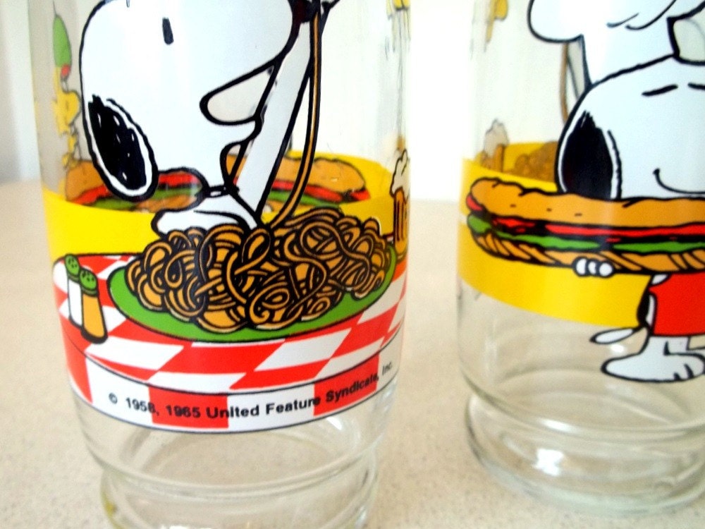 Vintage Snoopy Character Glass eating spaghetti and large
