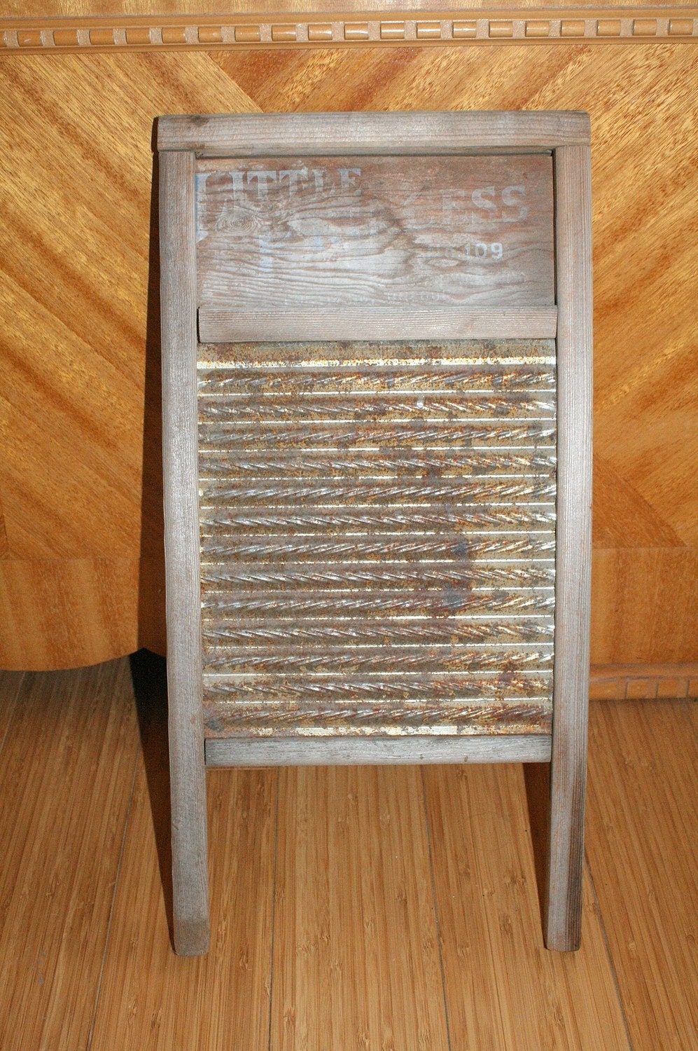Vintage WASHBOARD Little Princess Metal and Wood