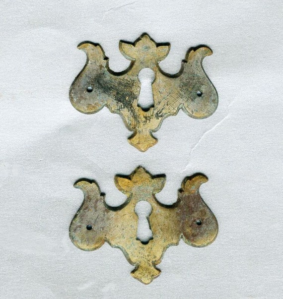 2 Vintage ESCUTCHEON KEYHOLES KEY HOLES Brass Altered Art