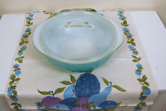 Vintage Aqua Pyrex with Glass Lid