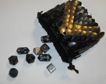 Armor Gauntlets in knitted Dragonhide Scalemail Blue Waves