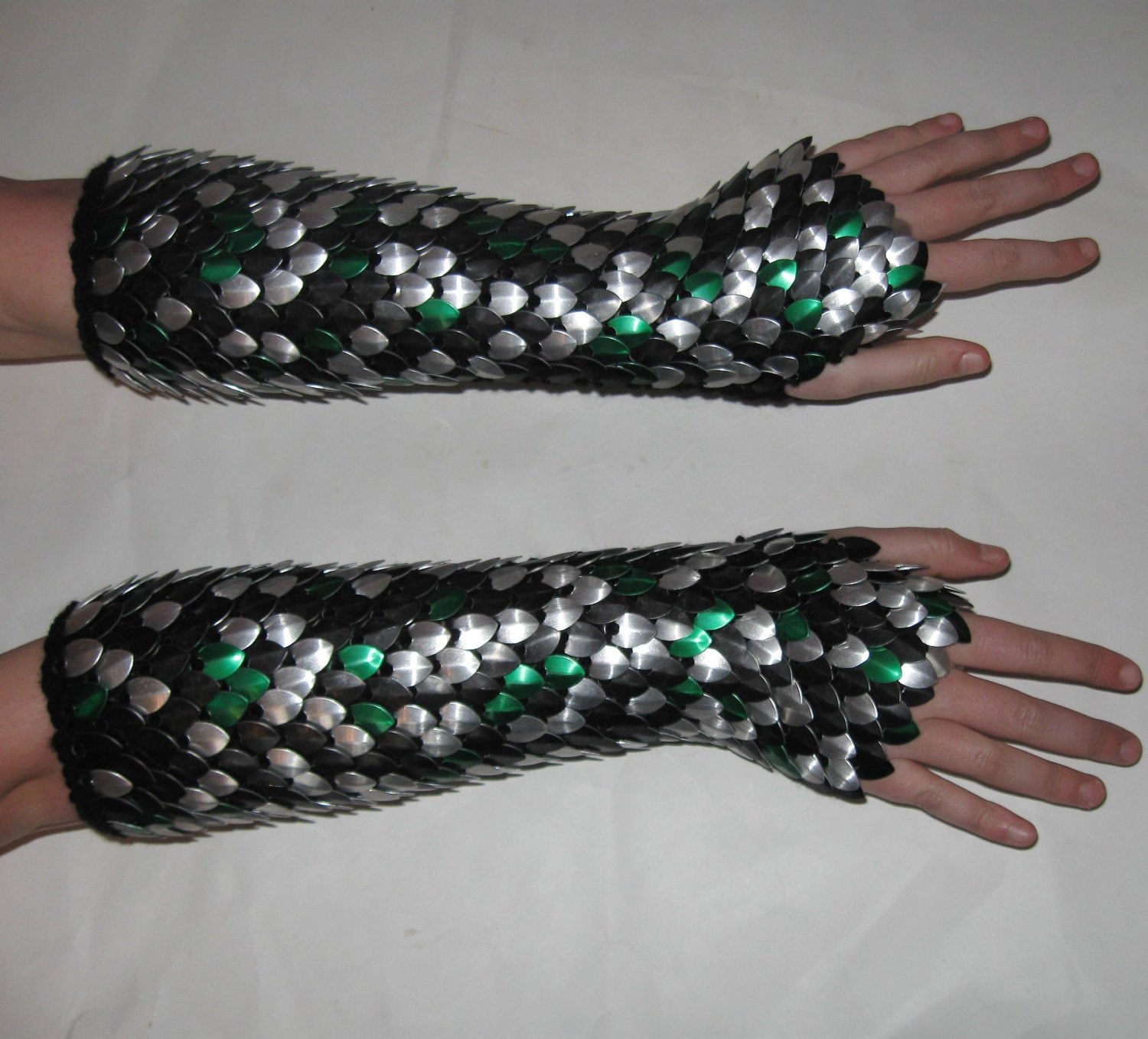 Scale Maille Gauntlets Knitted Dragonhide Armor Chaos