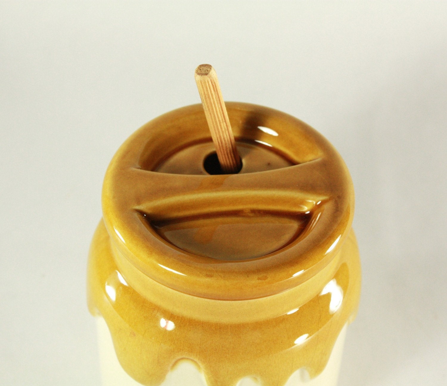 Retro vintage Honey Pot