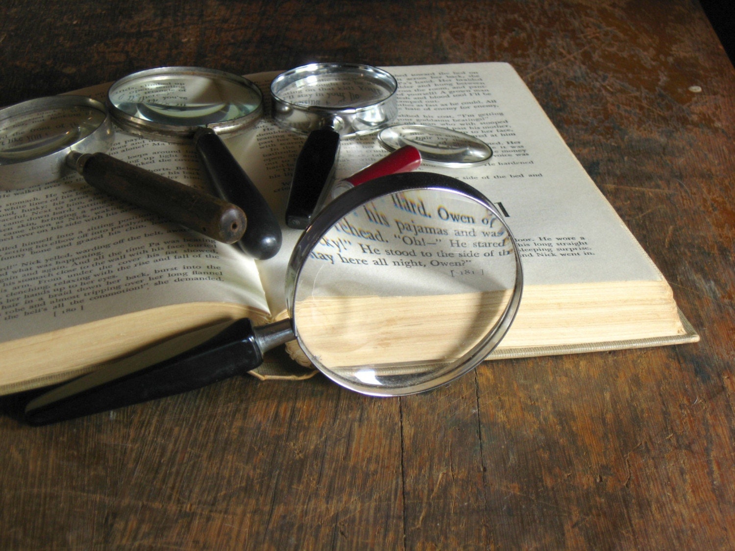 Instant Vintage Magnifying Glass Collection