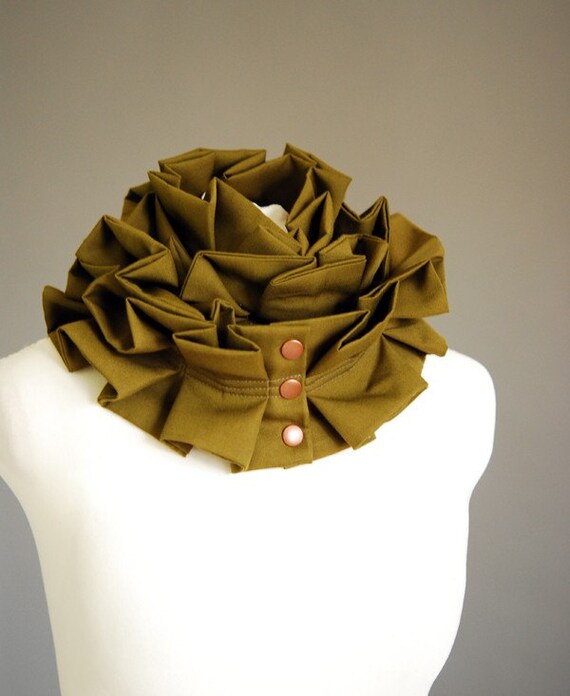 Cotton SeaWeed Neck Garland Scarf in Olive by PeekoApparel on Etsy