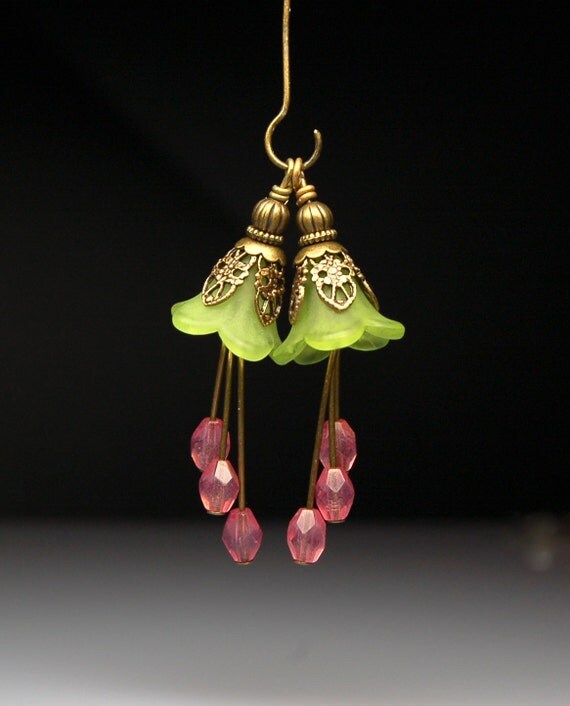 Vintage Style Bead Dangles Green Lucite Flowers Pair G471