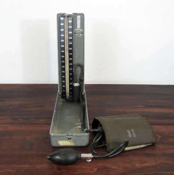 Vintage Baumanometer Blood Pressure Cuff / Retro Medical