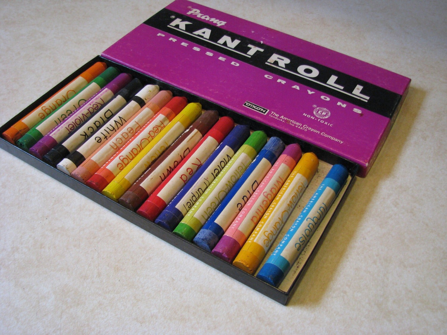 Vintage Kant Roll Prang pressed crayons box