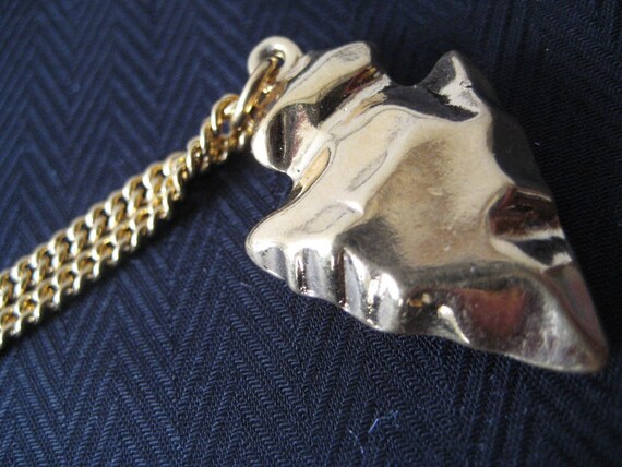 VINTAGE 80S AVON GOLD TEXTURED ARROWHEAD NECKLACE