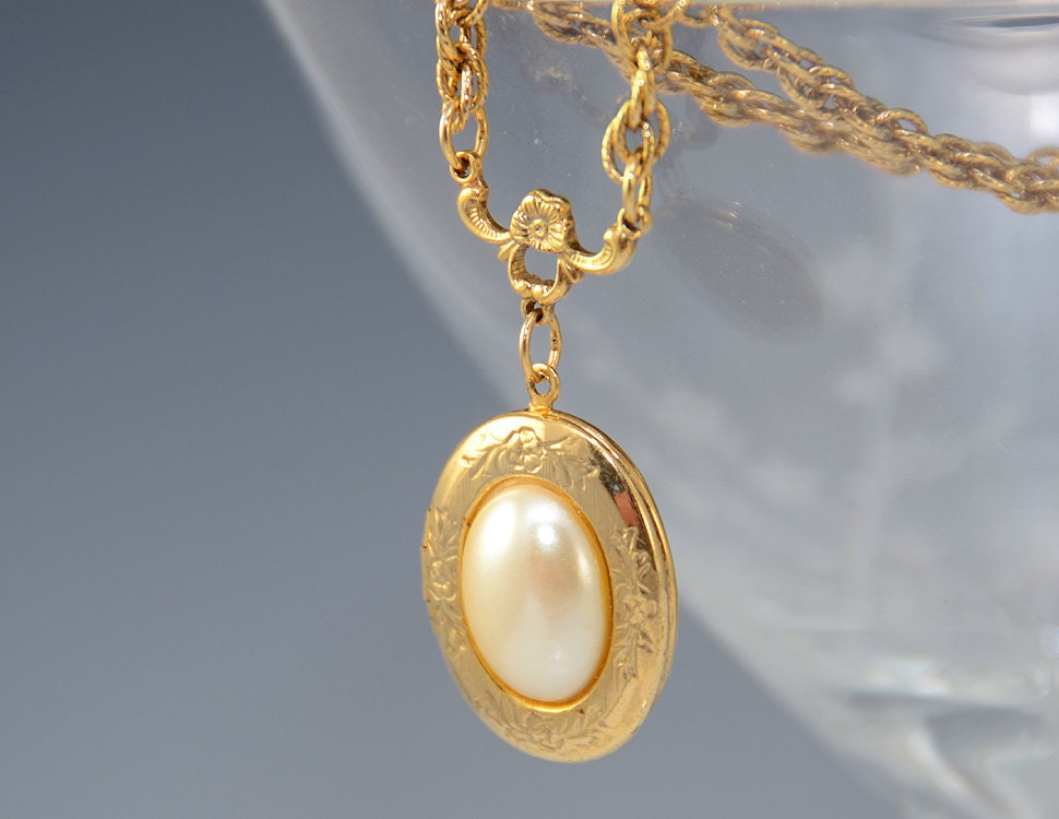 Gold Pearl Locket Necklace Chain Pendant 1928 Designer