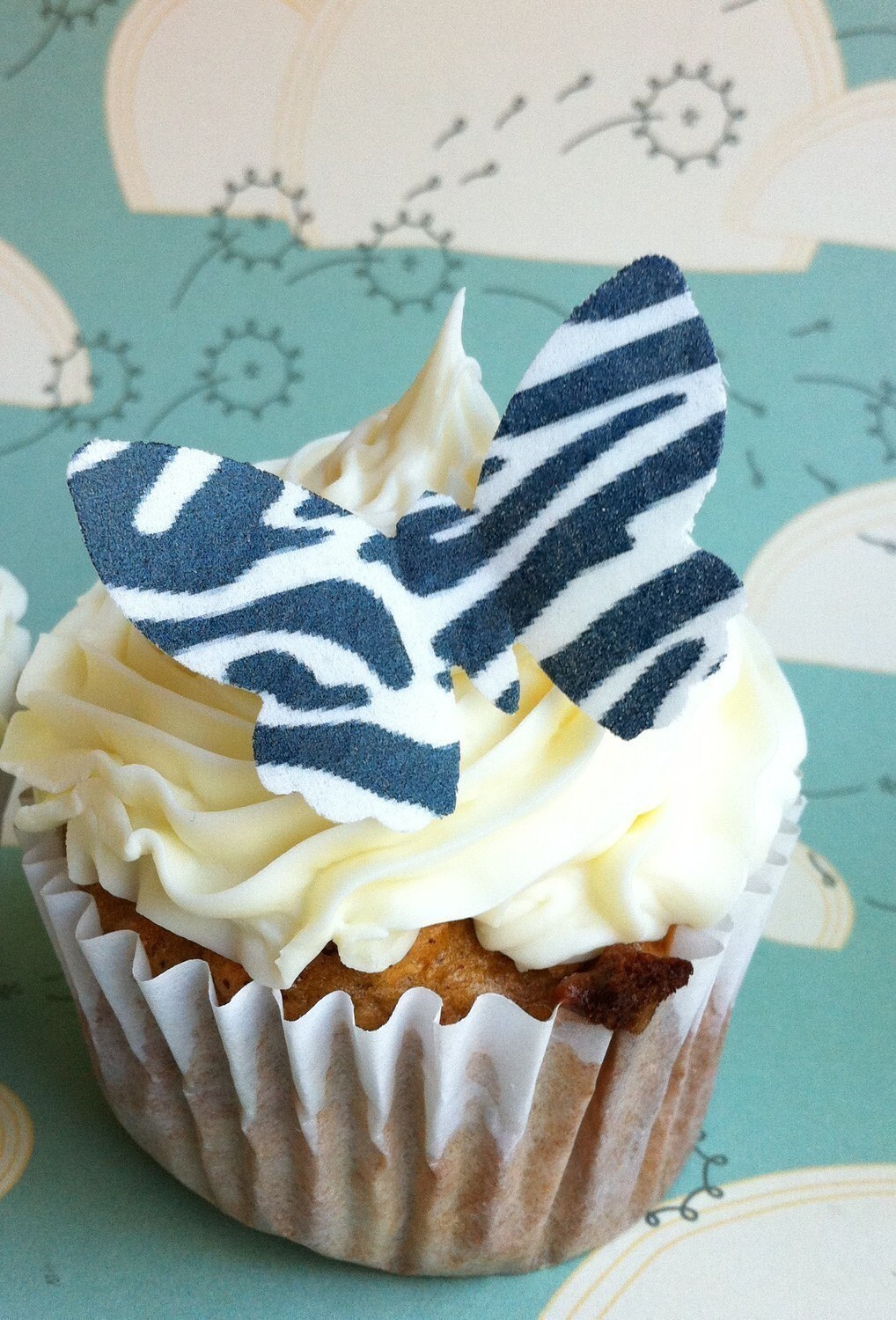 The Original EDIBLE BUTTERFLIES small Animal Print Cake