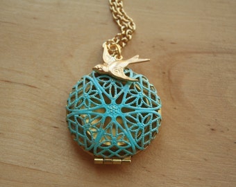 Filigree locket | Etsy