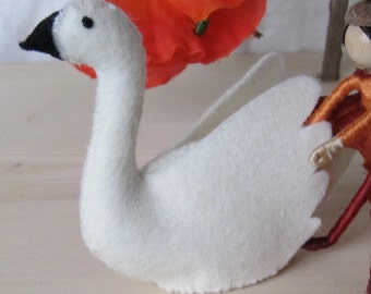 Felt swan | Etsy
