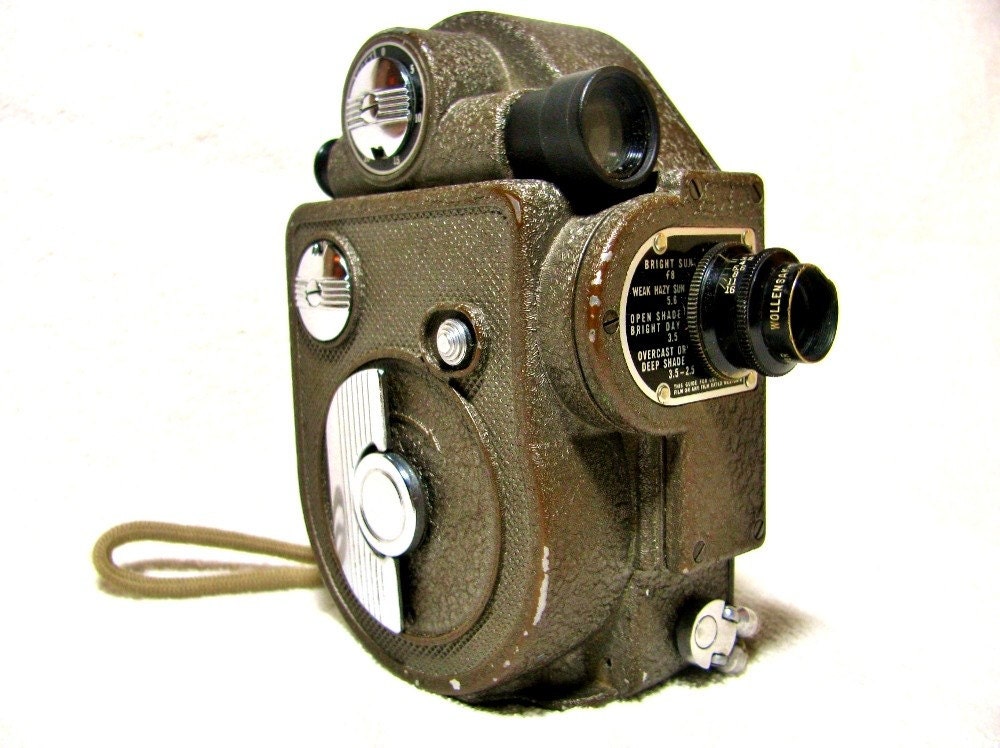 1940s REVERE Eight Model 88 Vintage 8mm MOVIE CAMERA with