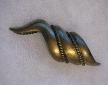 Popular items for seashell brooch on Etsy