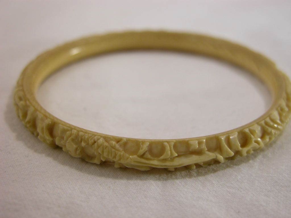 PRE-Ban Ivory Carved Bangle Bracelet