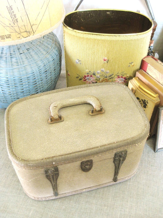 Vintage Train Case w/ Decoupage Lining Classic Vintage
