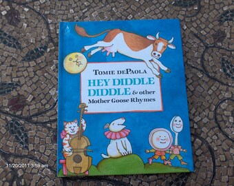 Tomie depaola | Etsy