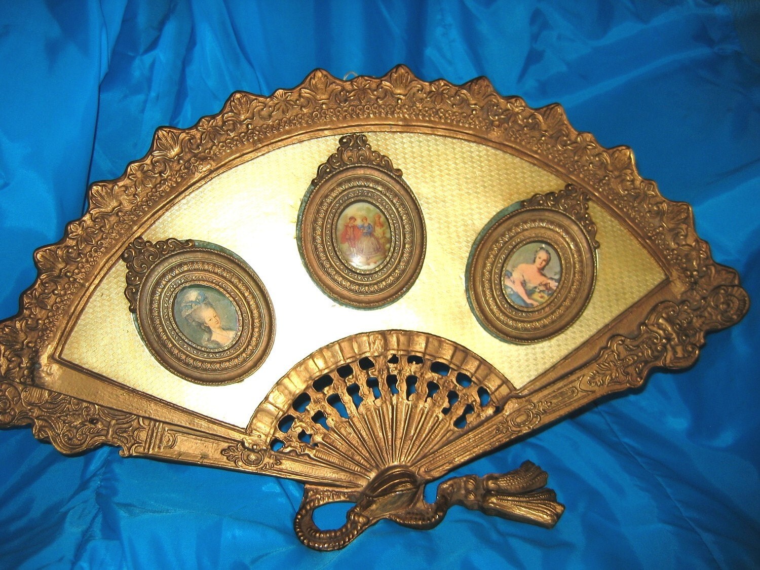 Vintage Gold Dore Brass or Bronze Fan shaped Frame. With 3