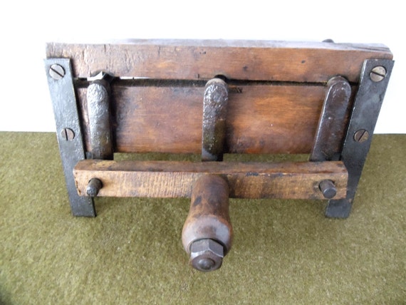 Antique Wooden and Cast Iron ROPE MAKER Primitive RARE