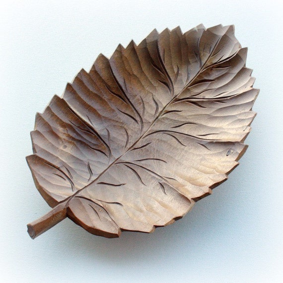 Wooden bowl leaf shaped carved vintage