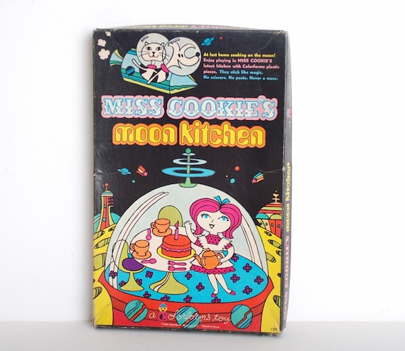 Vintage 60s Miss Cookies Moon Kitchen Colorforms In Box