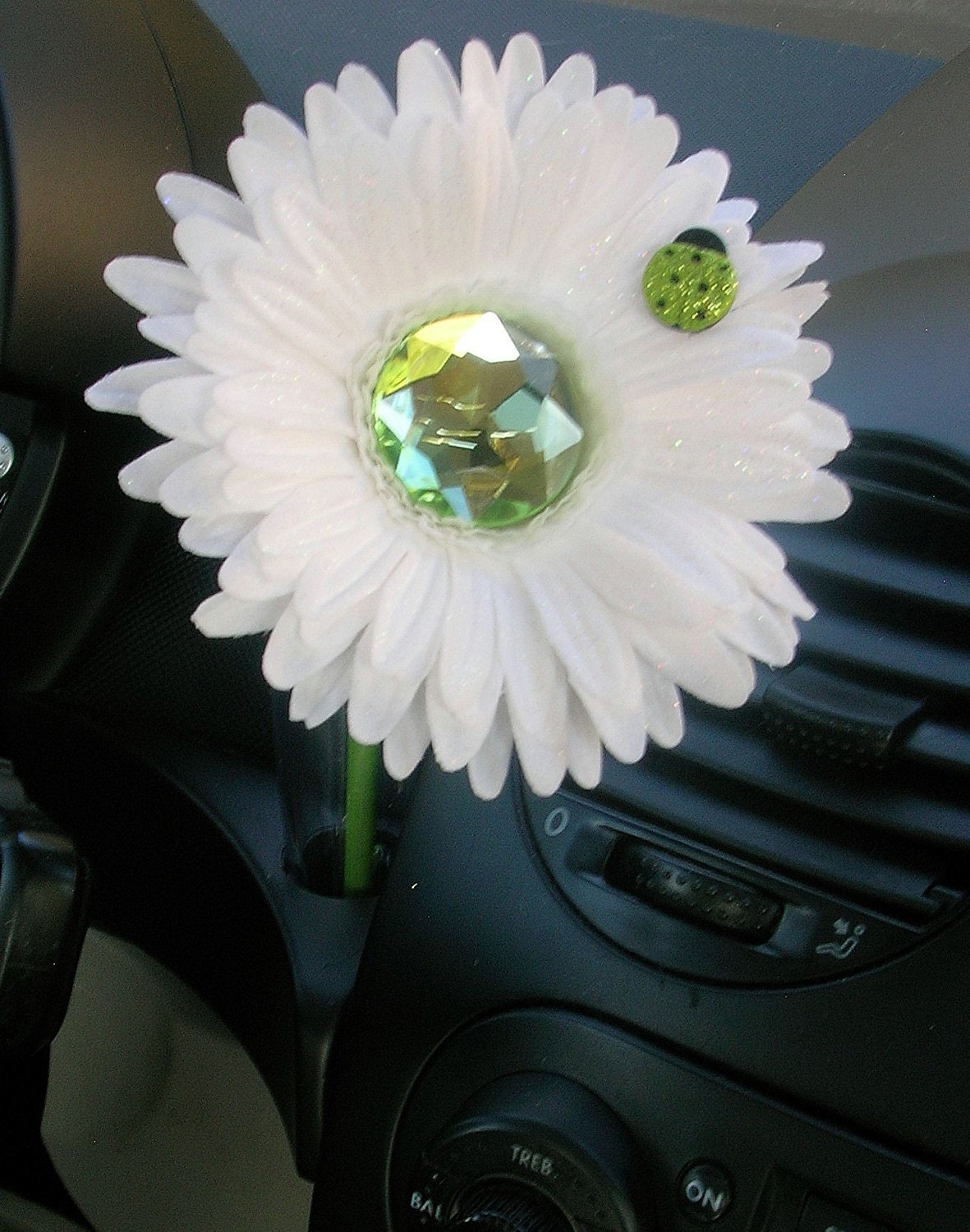 VW Beetle Flower White and Green Bling Daisy