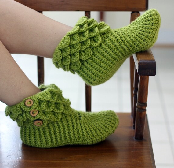 Free Crochet Crocodile Stitch Booties Pattern