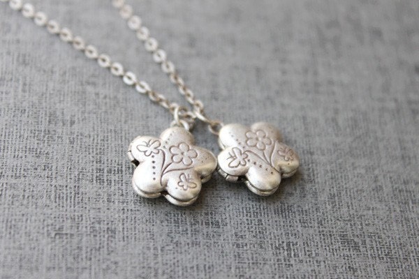 Vintage style cute Floral mini Locket S2068