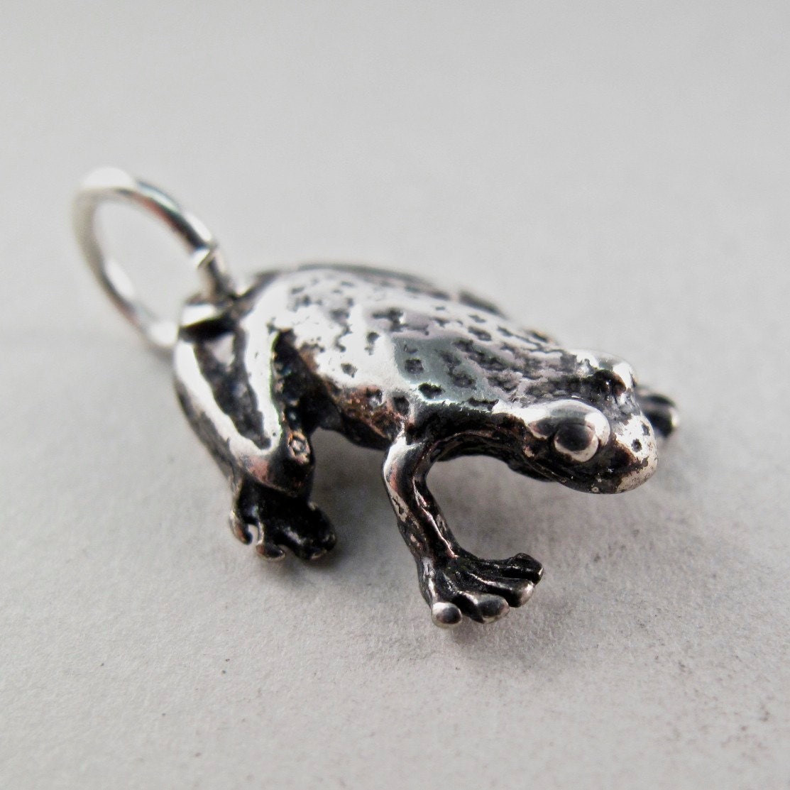 STERLING SILVER frog charm . frog pendant . vintage