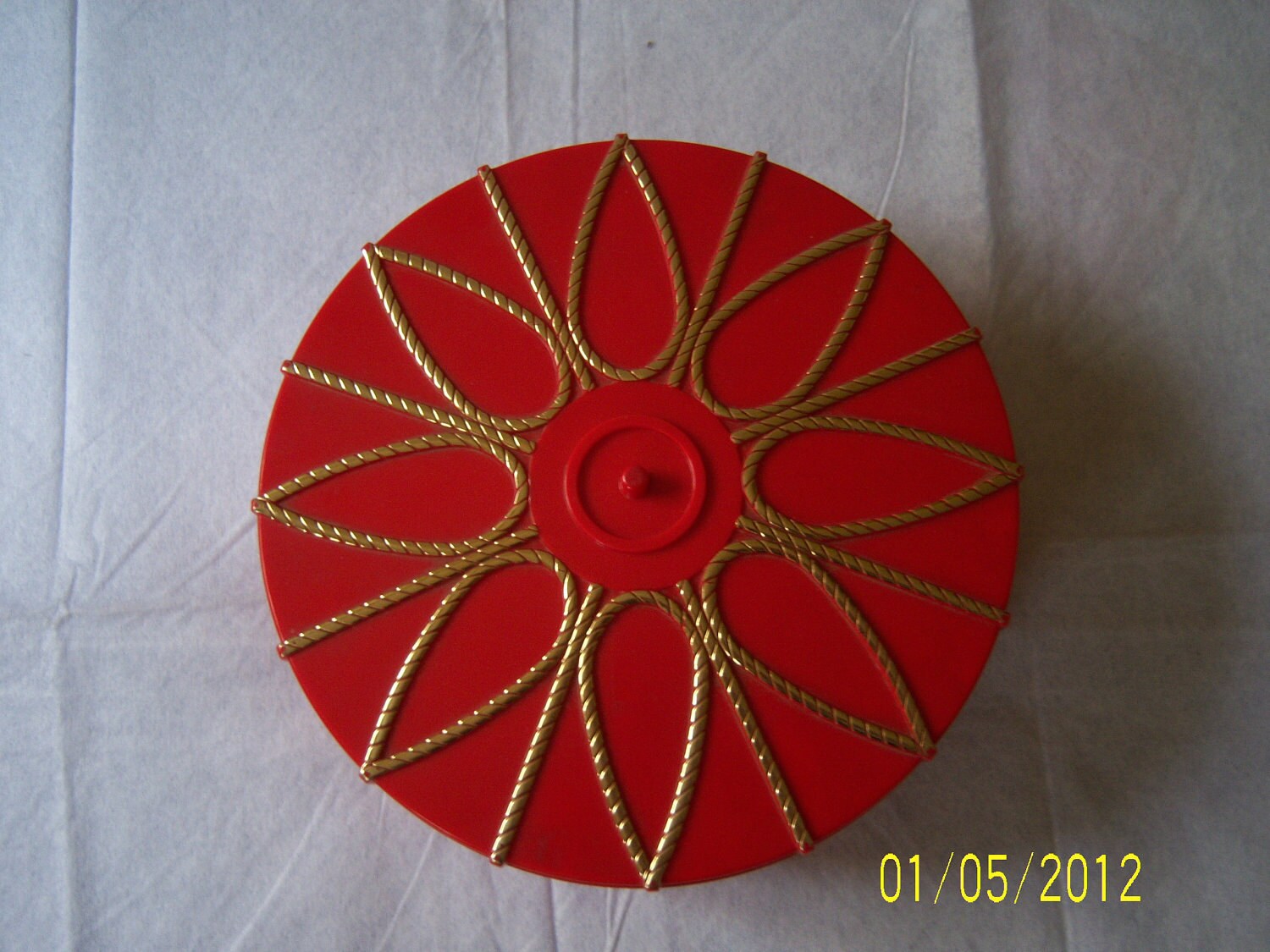 1950’s Plastic Covered Candy Cookie Chocolate Box – Red And Gold Round ...