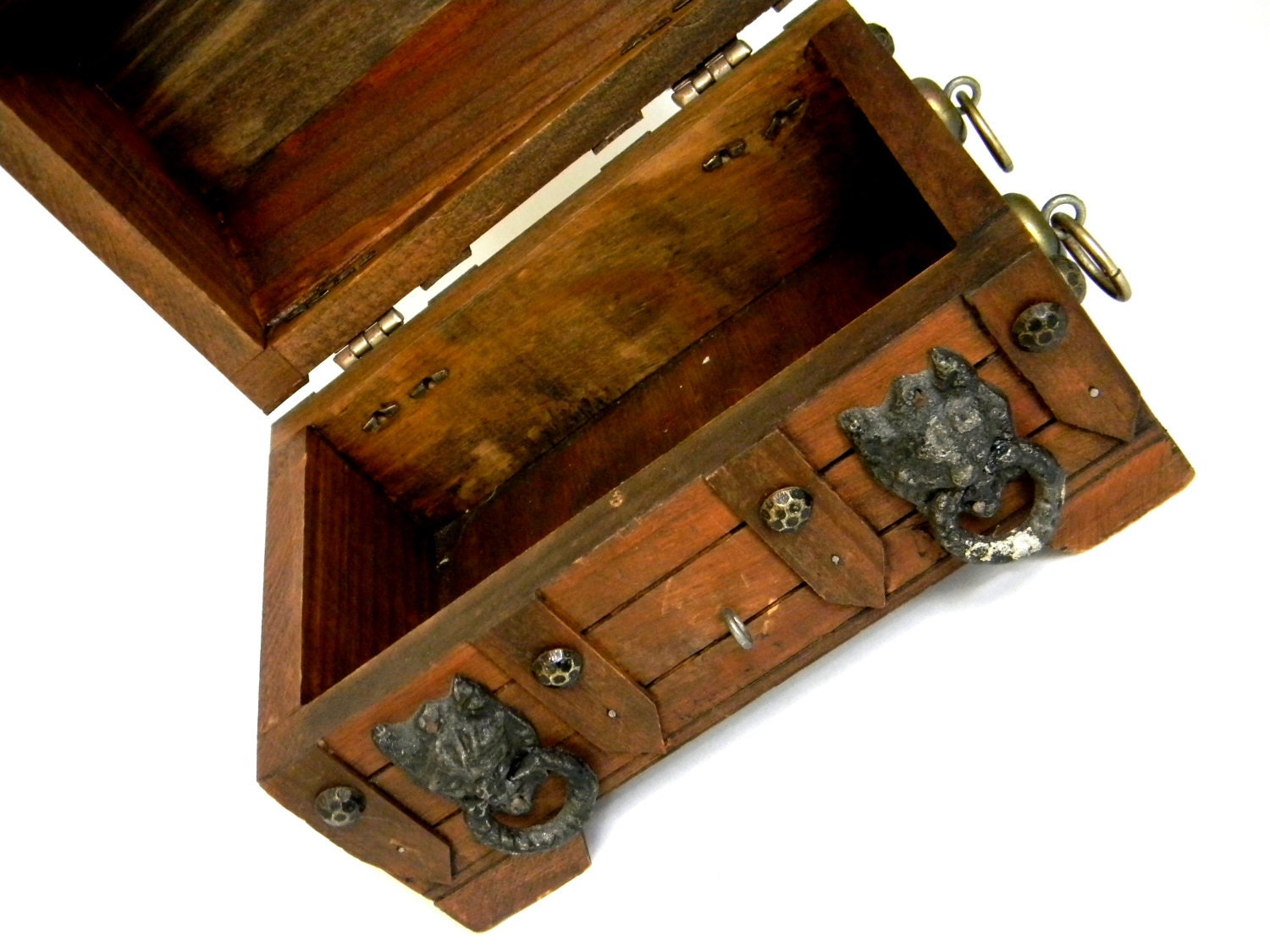 Treasure Chest Pirates Booty Vintage Wooden Box