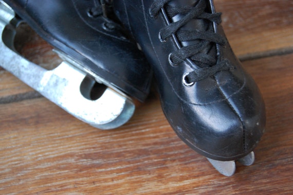 What Are Double Blade Ice Skates Why Are Double Blade Ice Skates 