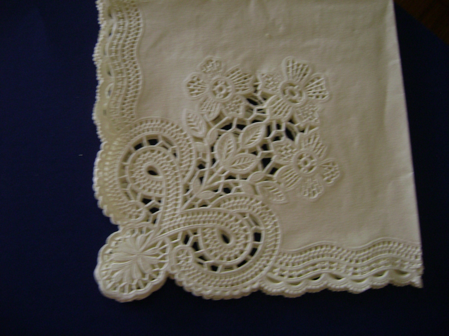 Vintage Paper Deeko Devon Lace Napkins and Vintage Lace
